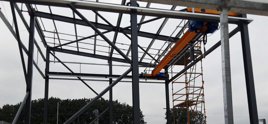 Maximise Efficiency With A Customisable Free-Standing Gantry Structure ...